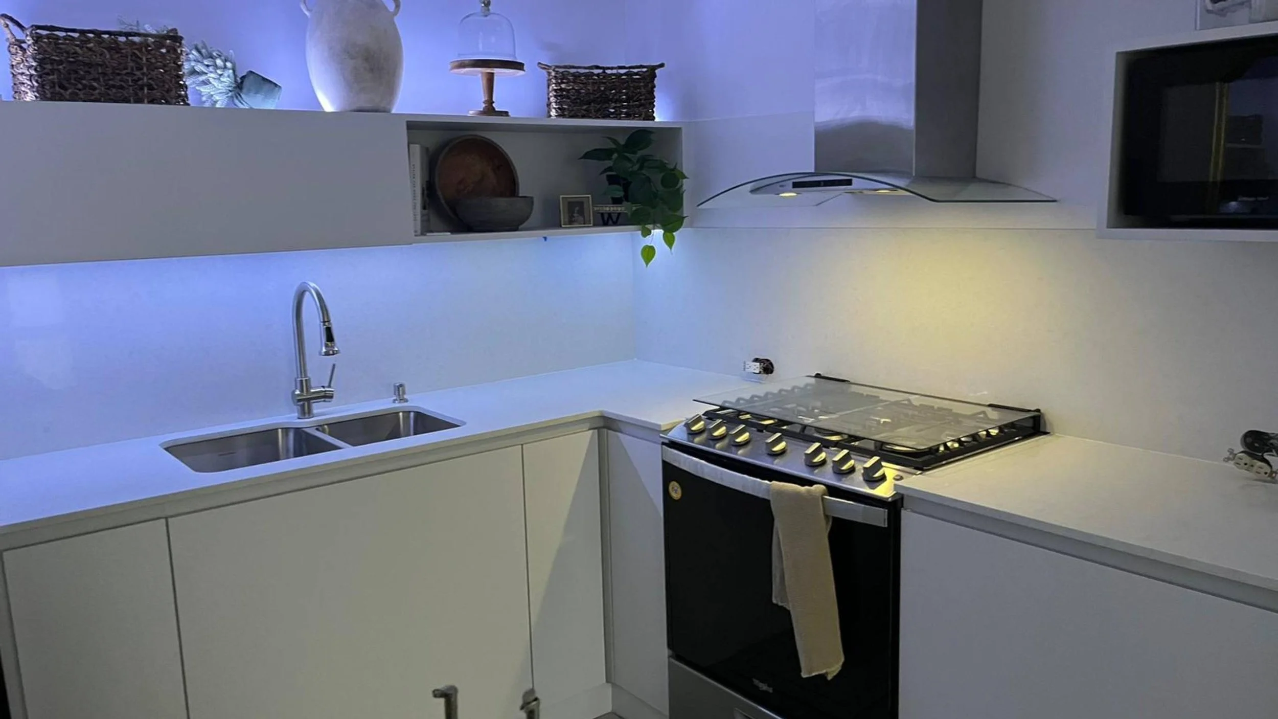 Siros Quartz engineered stone for modern kitchen countertop Puerto Rico