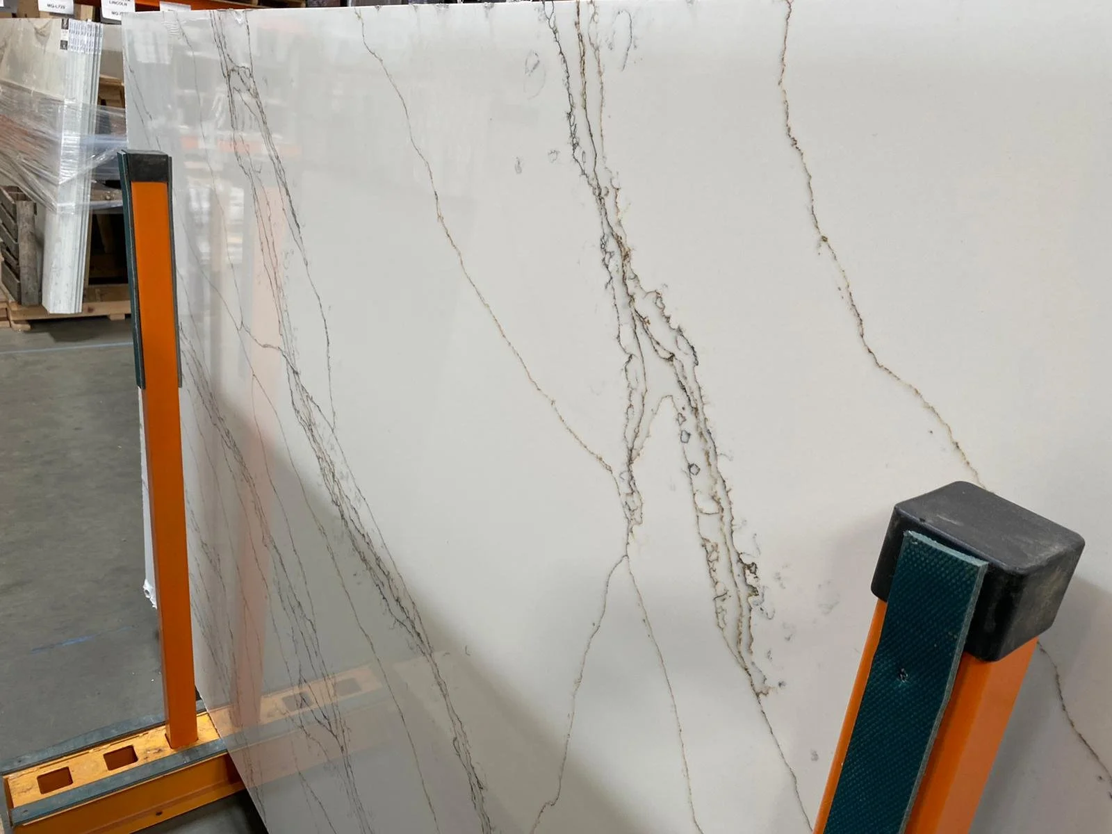 Halki Quartz. Gray quartz with marble inspired veins in Puerto Rico