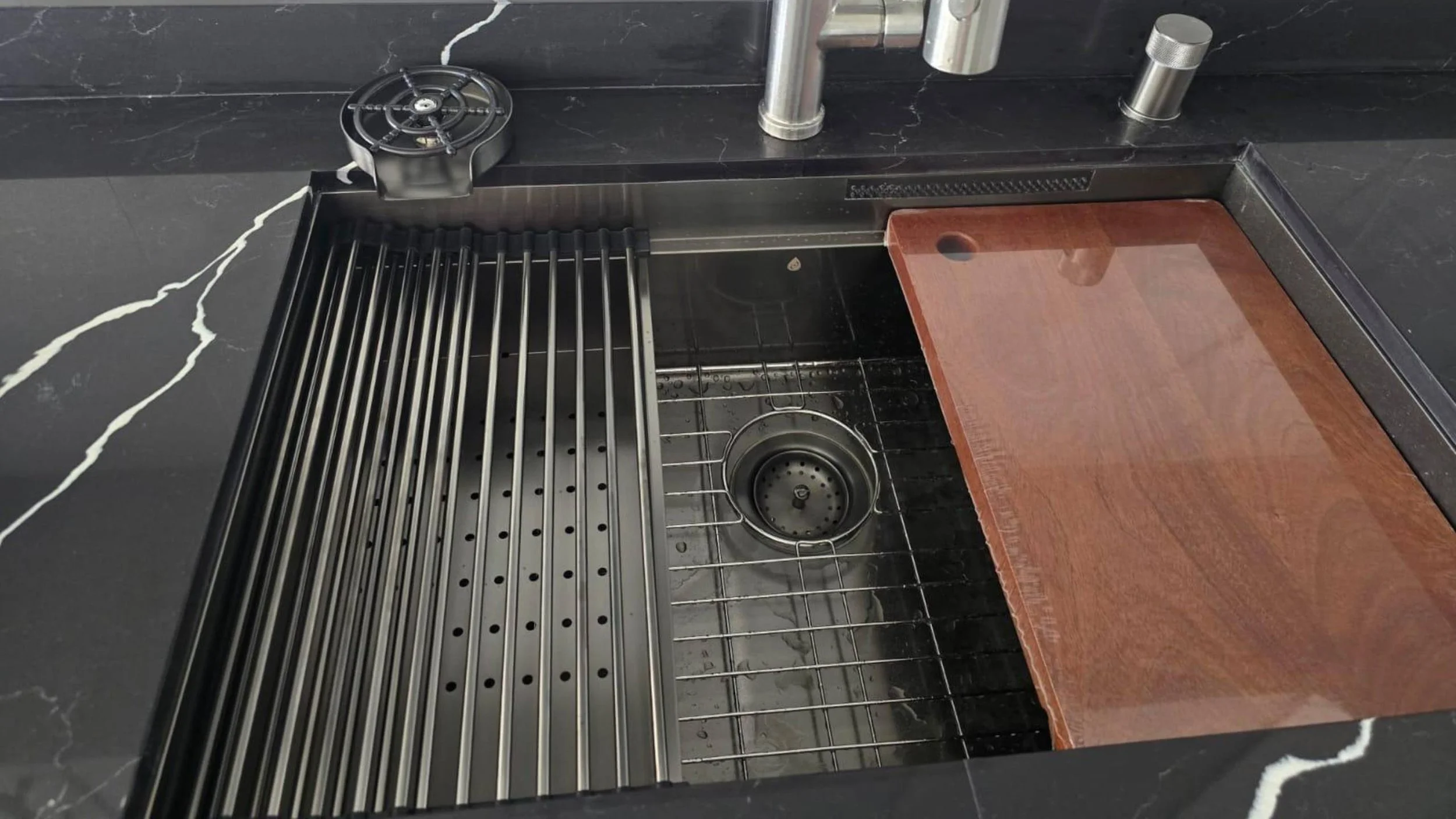 Workstation Waterfall Undermount Handmade Kitchen Sink . Round corner ...