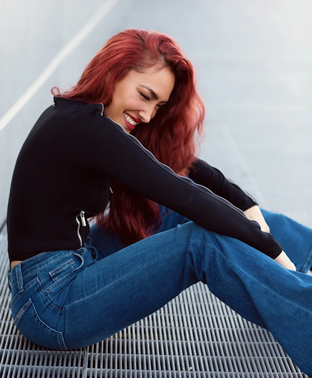 About — ANGELA FERRARI