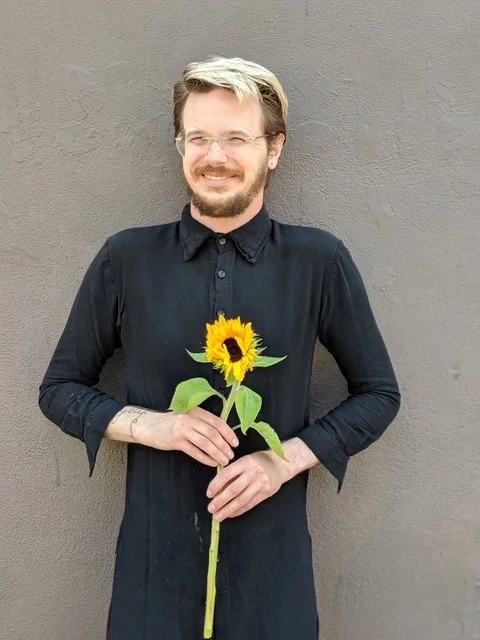 Hair Color Specialist — JUNGLERED