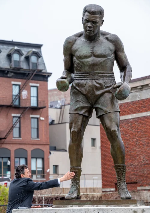 World’s largest statue of Muhammad Ali unveiled in Lewiston, Maine ...