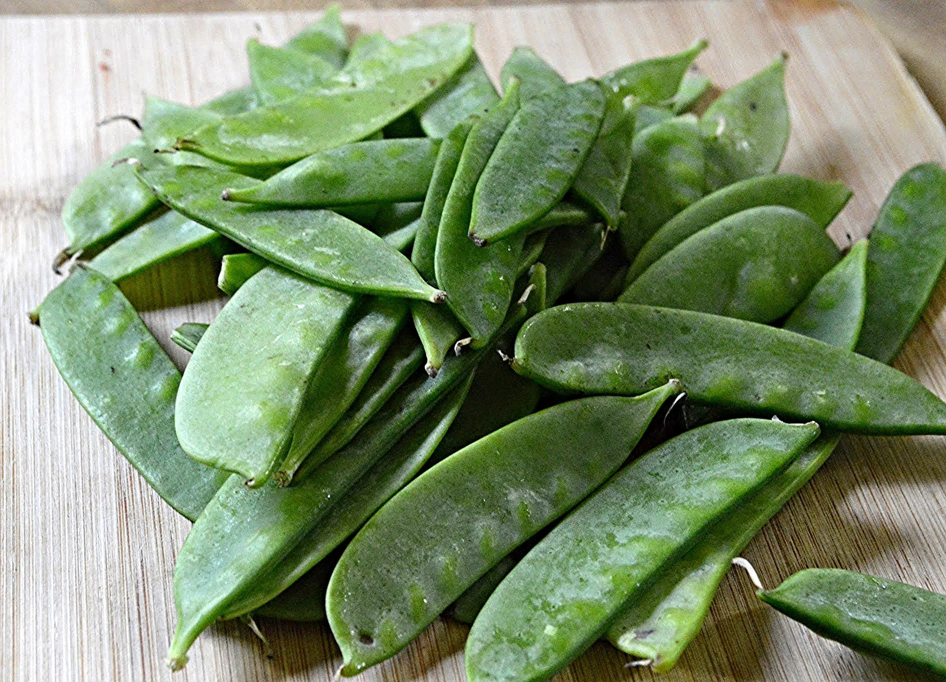 Sauteed Snow Peas with Pine Nuts — Unwritten Recipes