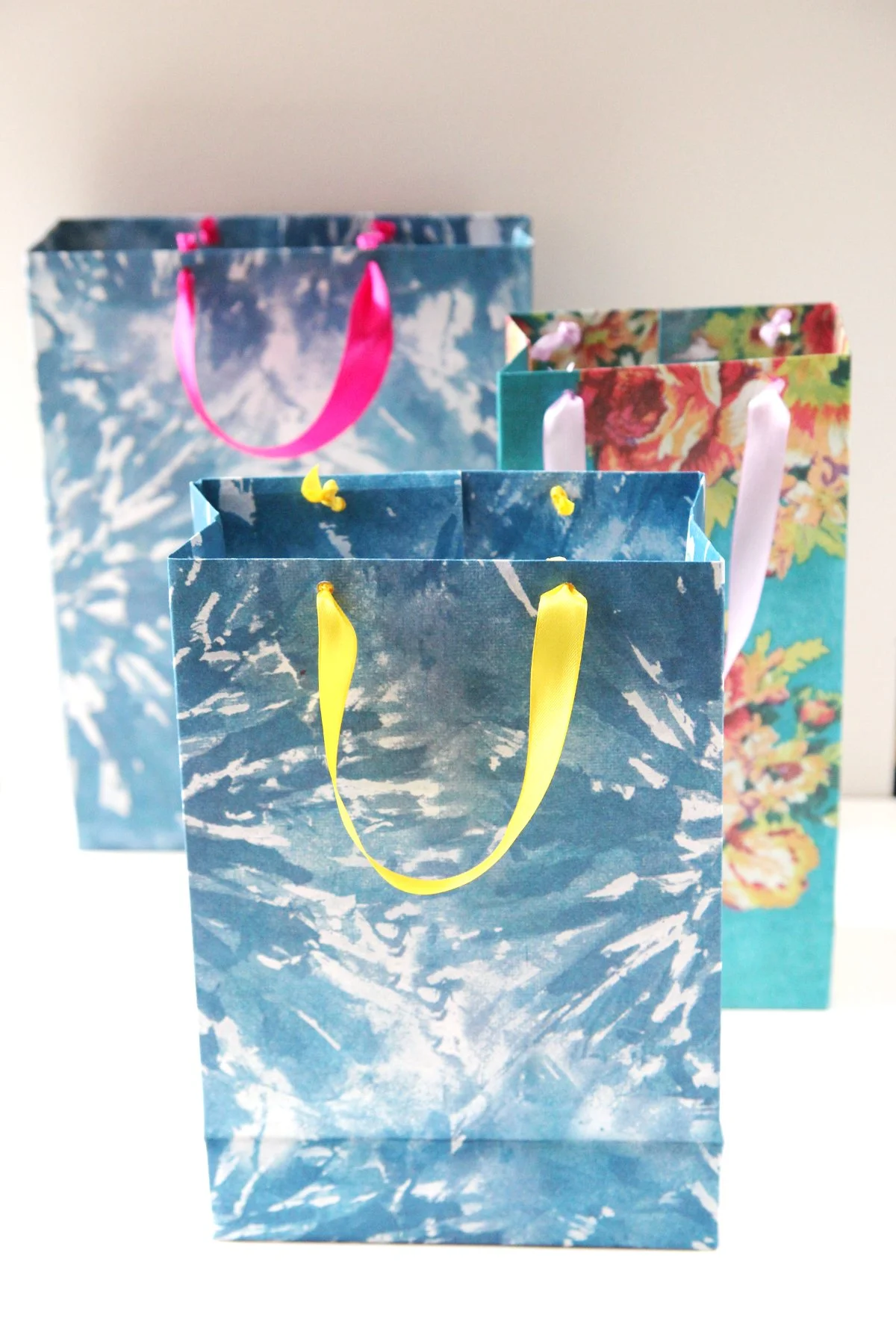 How To Make DIY Gift Bags From Wrapping Paper — Gathering Beauty