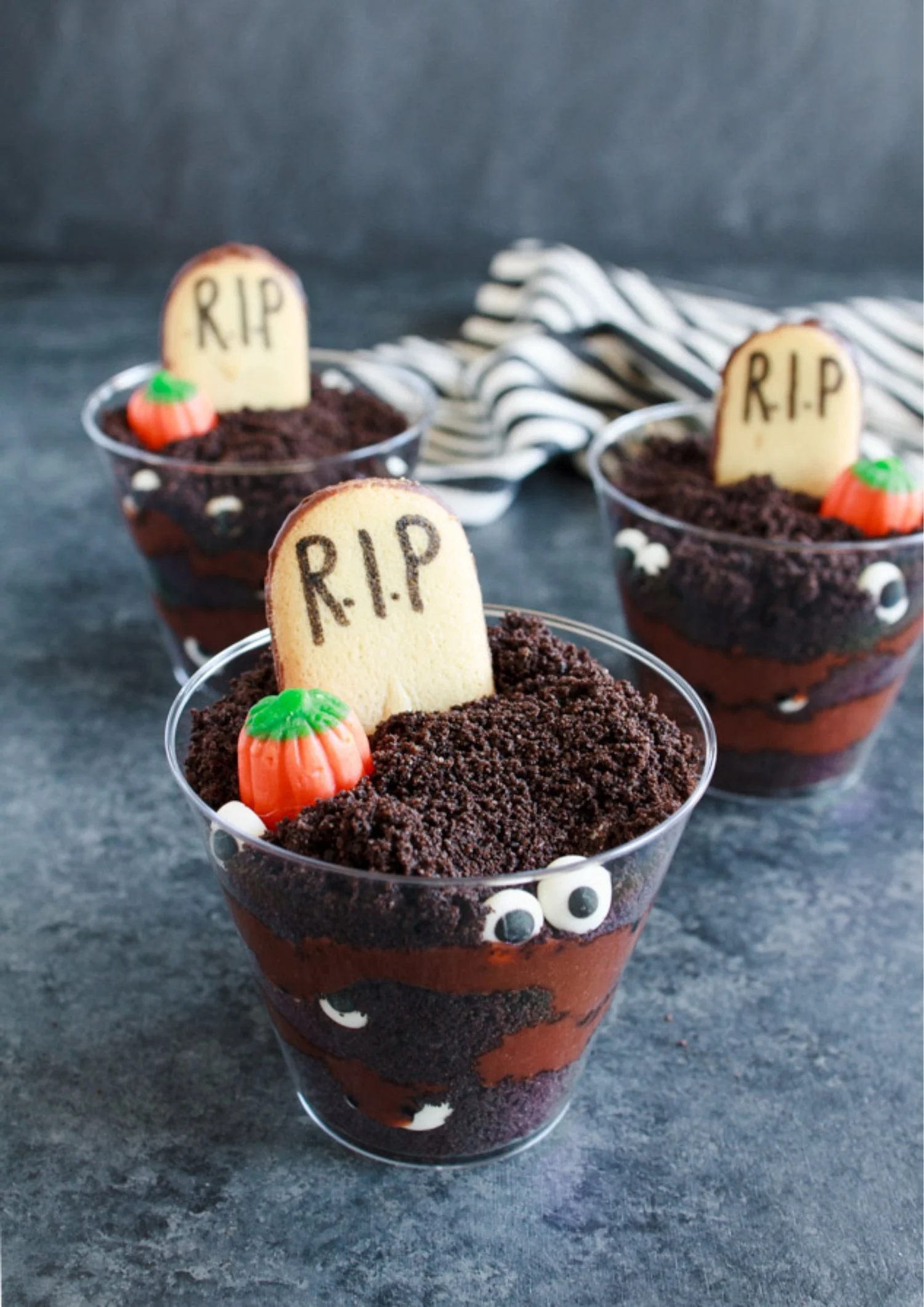 20+ Spooky Halloween Dirt Pudding Recipes — Gathering Beauty