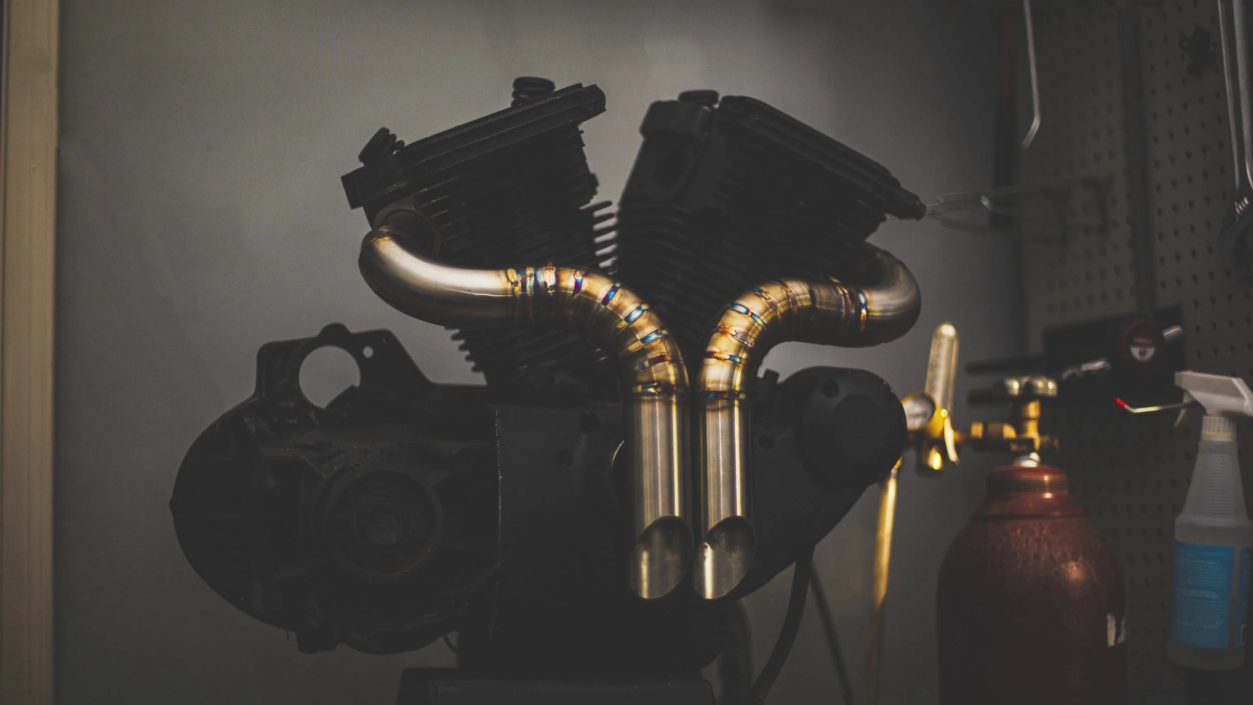 Kinetic Motorcycles - Your Hub for Motorcycle Customization.