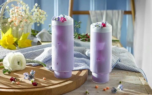 This beautiful spring Violet Gin Fizz uses colour-changing gin! — Craft ...