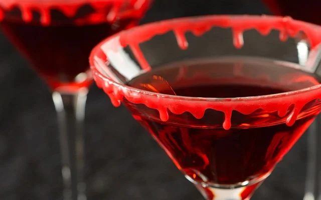 9 spooktacular Halloween garnish ideas for the perfect Halloween ...