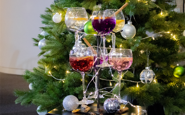 The Best Way To Serve Guests Gin This Christmas Is On A Tree — Craft ...