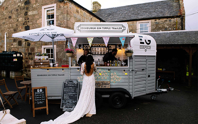 9 Ways to Add Gin to Your Wedding Day: Our Guide for Lovers who Love ...