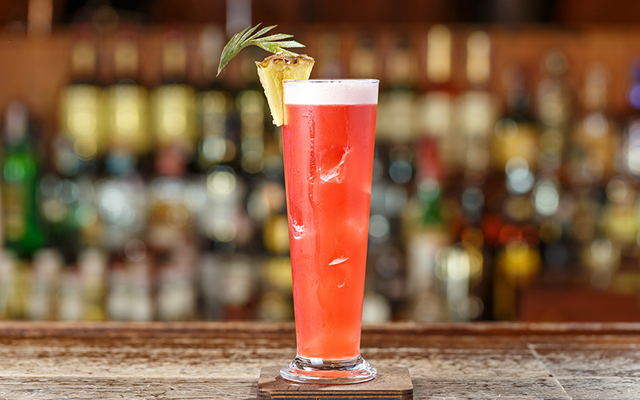 Cocktail shaking vs stirring: everything you need to know — Craft Gin ...