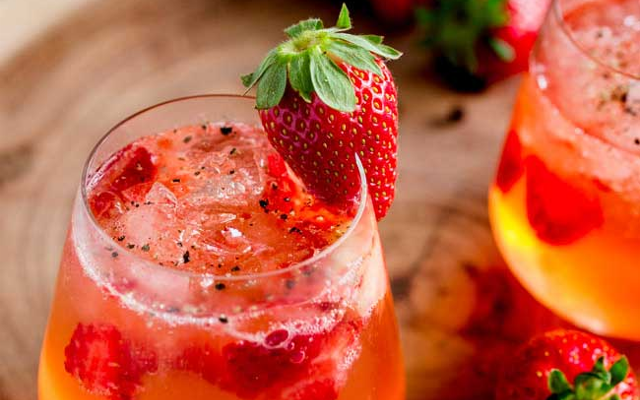 15 bonkers but beautiful gin garnishes you have got to try! — Craft Gin ...