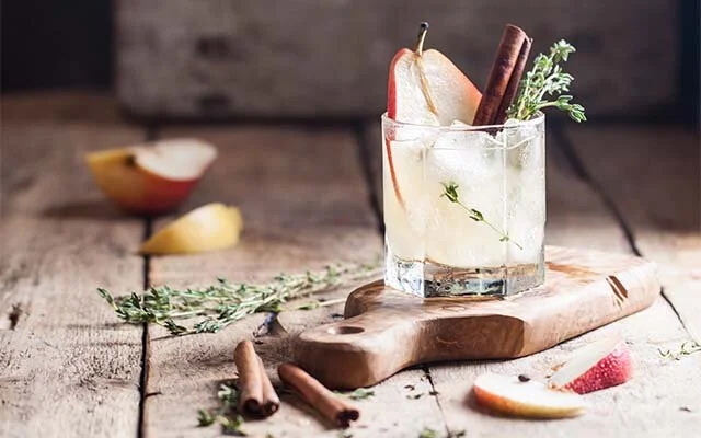 Try a spiced pear & gin cocktail tonight for all the flavours of autumn ...