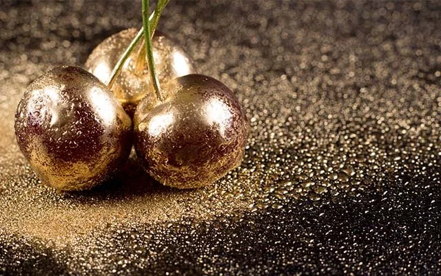 All that glitters: 5 ways you can use edible gold to create sparkling ...