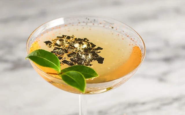 All that glitters: 5 ways you can use edible gold to create sparkling ...