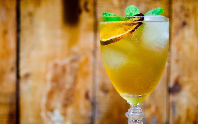 A pineapple and gin cocktail? Yum! Yes please! It's time for a ...