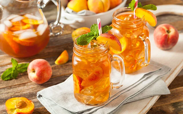 This gin and peach iced tea recipe makes the most refreshing cocktail ...