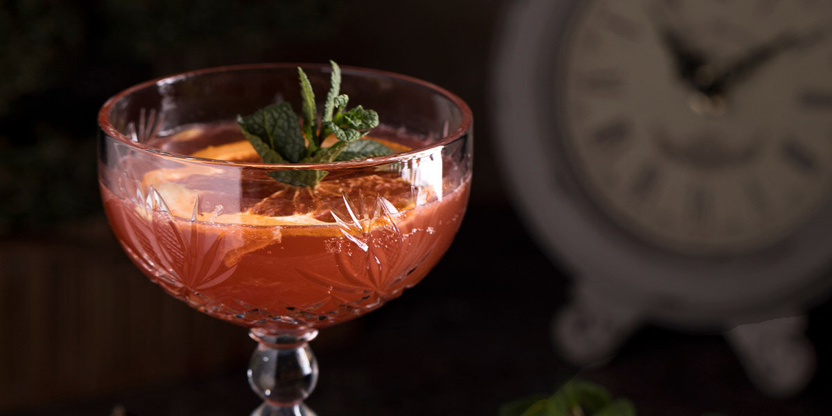 This ginny Christmas tipple is a cranberry and clementine twist on the ...