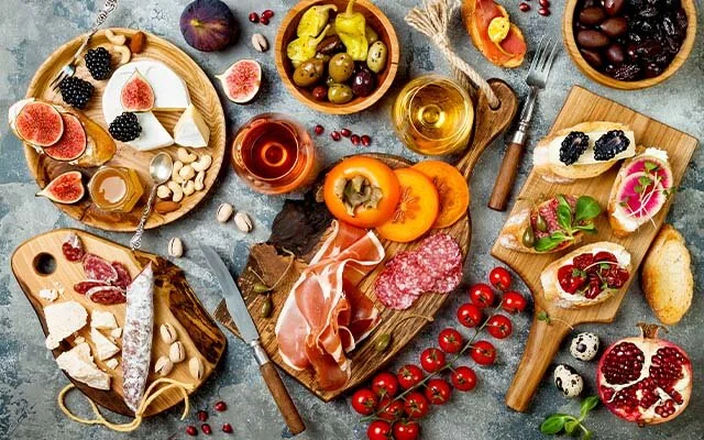 Three perfect gin cocktail and food pairings! — Craft Gin Club | The UK ...