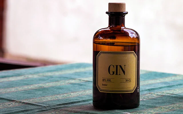 Are you a gin genius? Find out in our gin quiz! — Craft Gin Club | The ...
