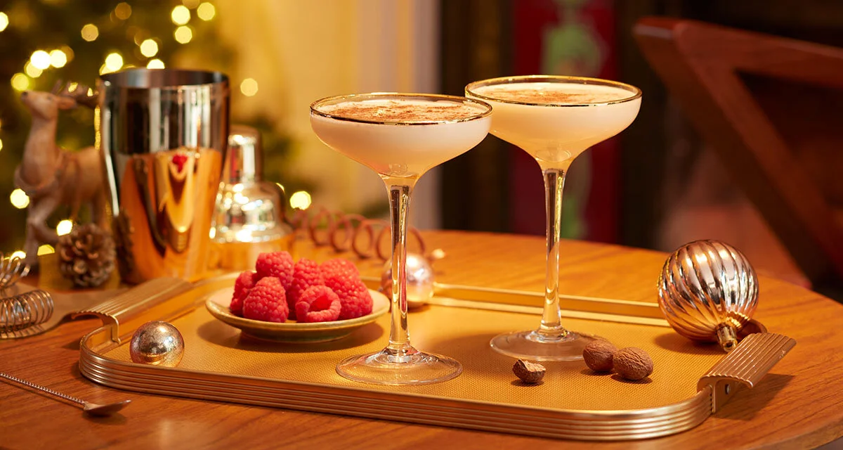 This Maple Syrup Gin Flip cocktail is the ultimate creamy seasonal sip ...