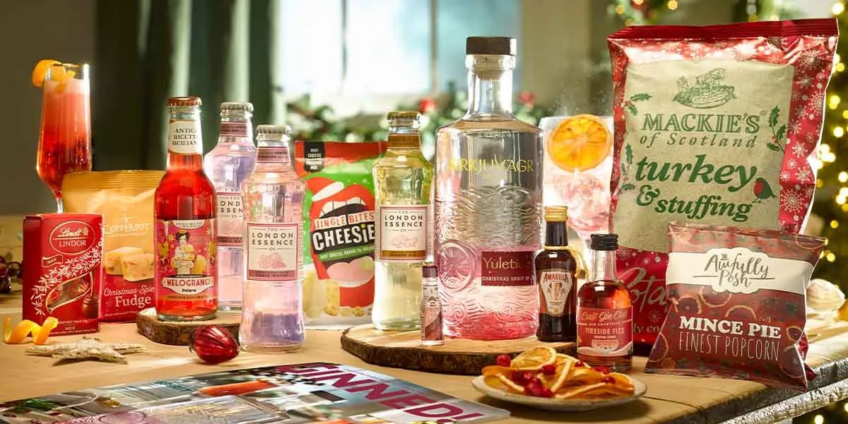 Take a look inside Craft Gin Club's December 2021 Gin of the Month box ...