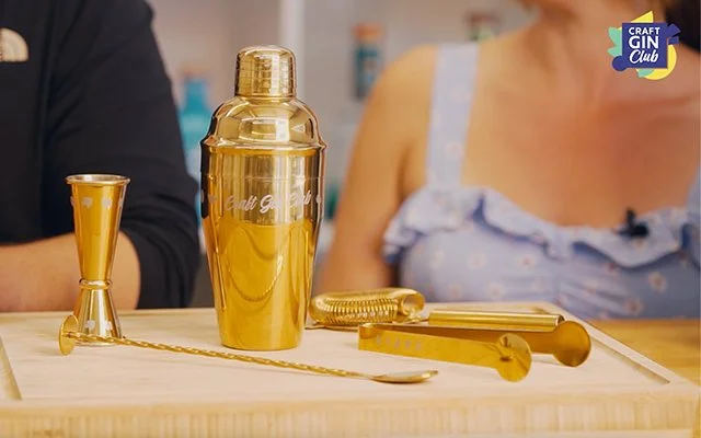 Here's how to use everything in a cocktail shaker kit to make the ...