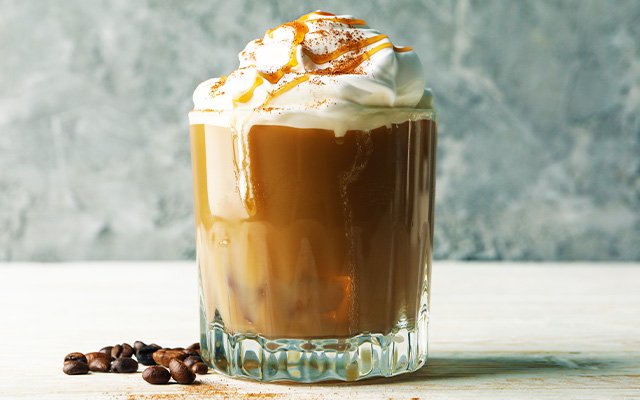 Chocolate & Toffee White Russian: we are in love with this cocktail ...