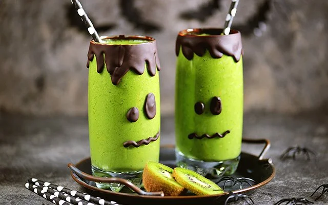 9 spooktacular Halloween garnish ideas for the perfect Halloween ...