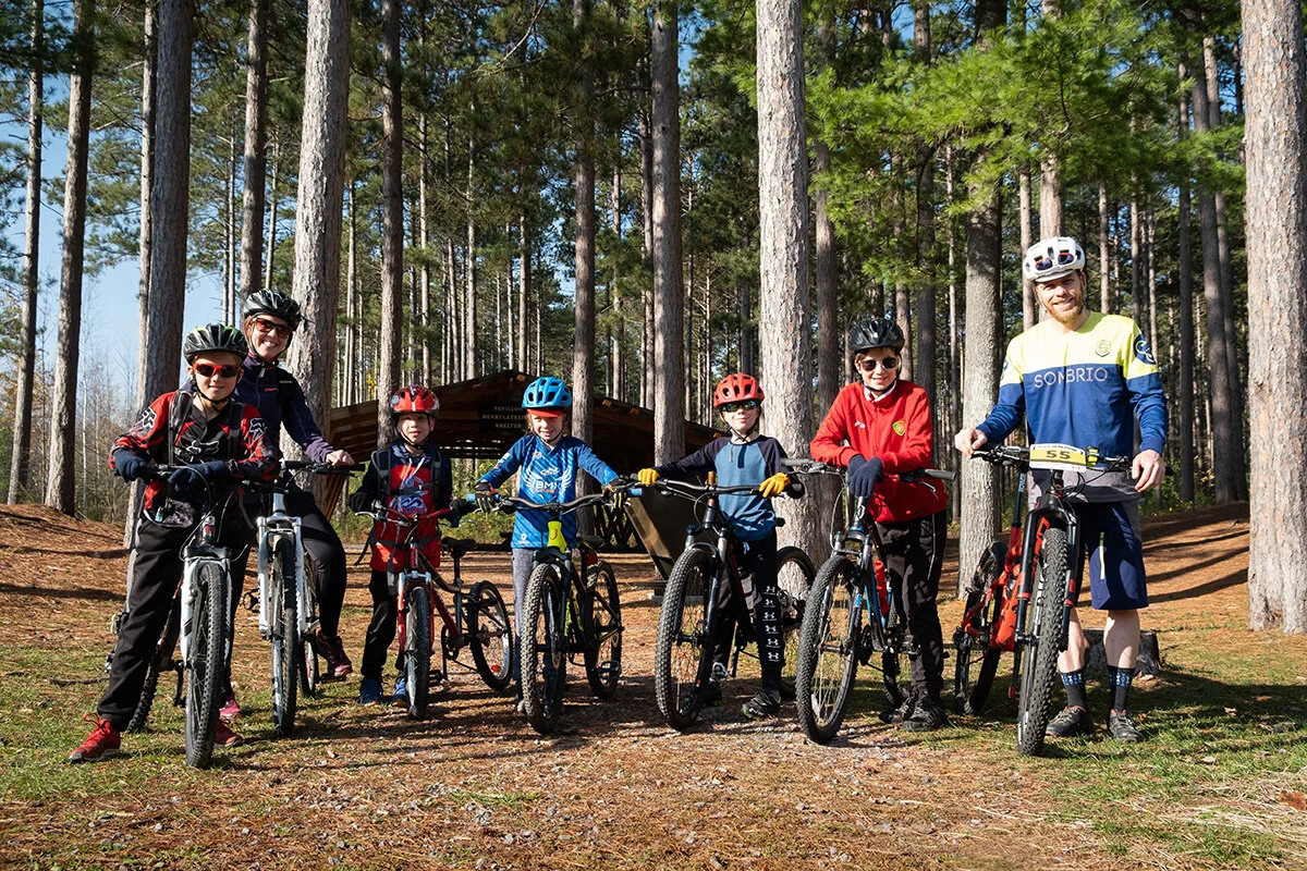 Les sentiers battus de la forêt Larose — Jonathan B. Roy