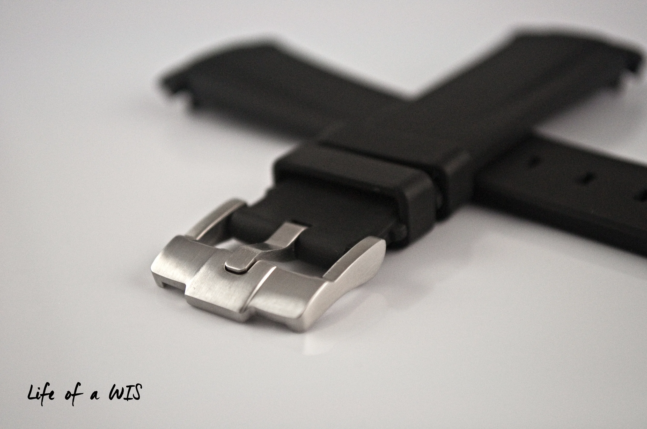 STRAP REVIEW: Rubber B Rubber Strap with Tang Buckle for Rolex GMT ...