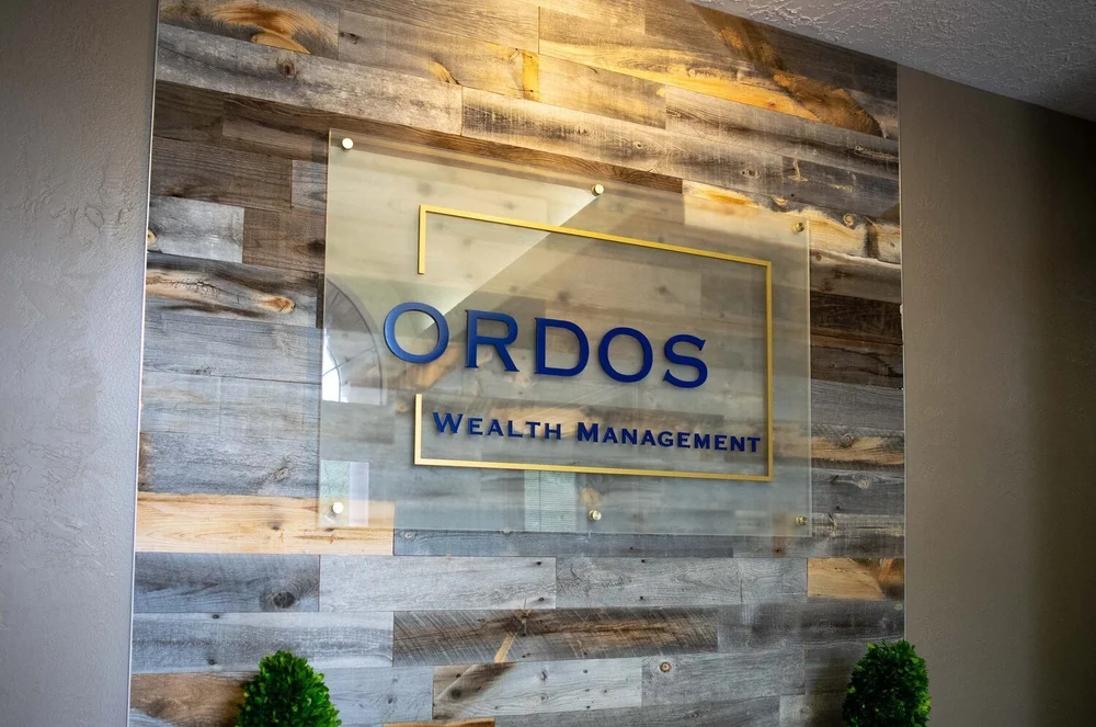 The Advanced Composition and Specifications of Glass Signage | Saifee Signs