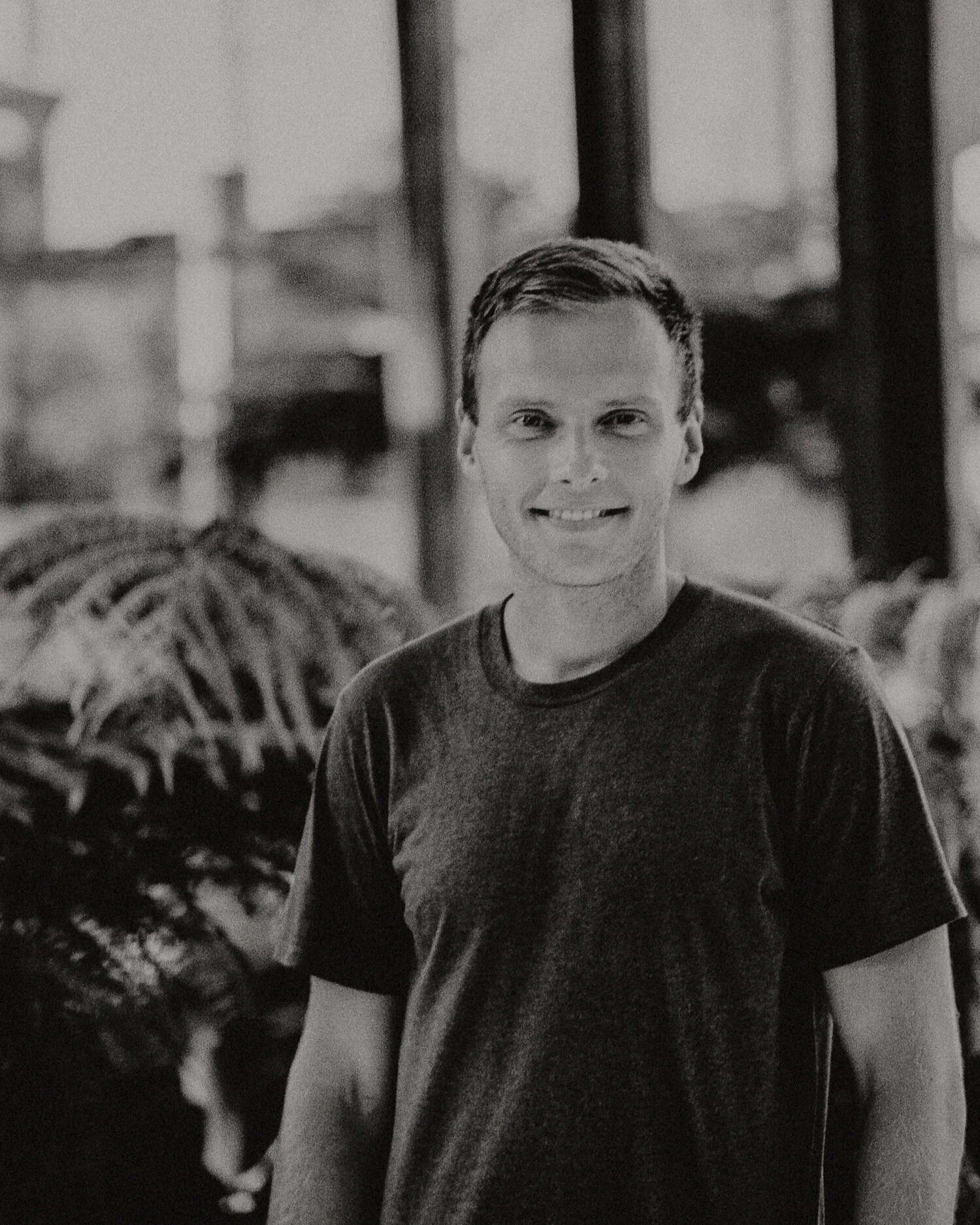 About — Candid Wedding Photography + Videography // FULL HEARTS WEDDING CO