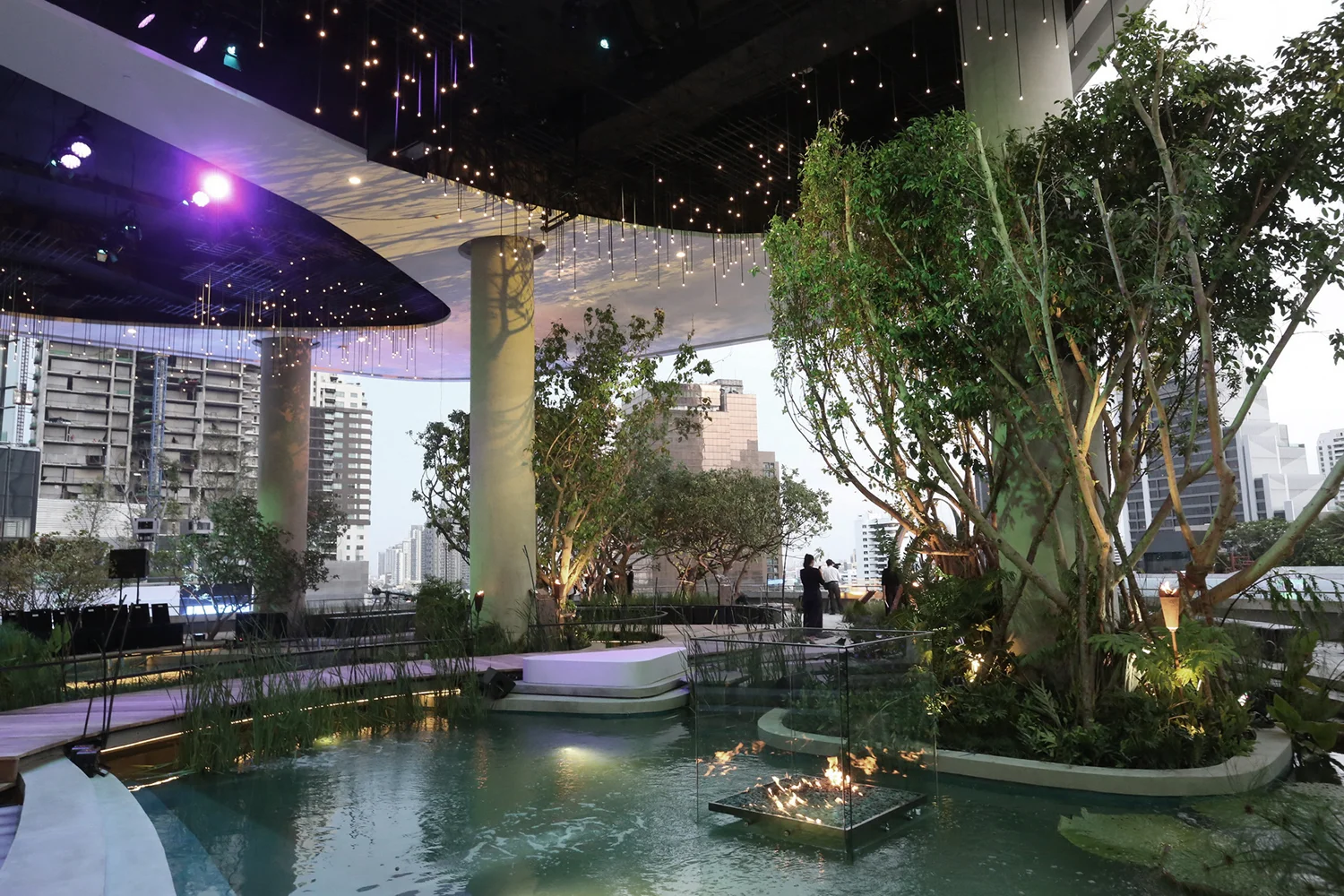 DESIGN BOOM: leeser architecture combines nature + urbanism with luxury ...