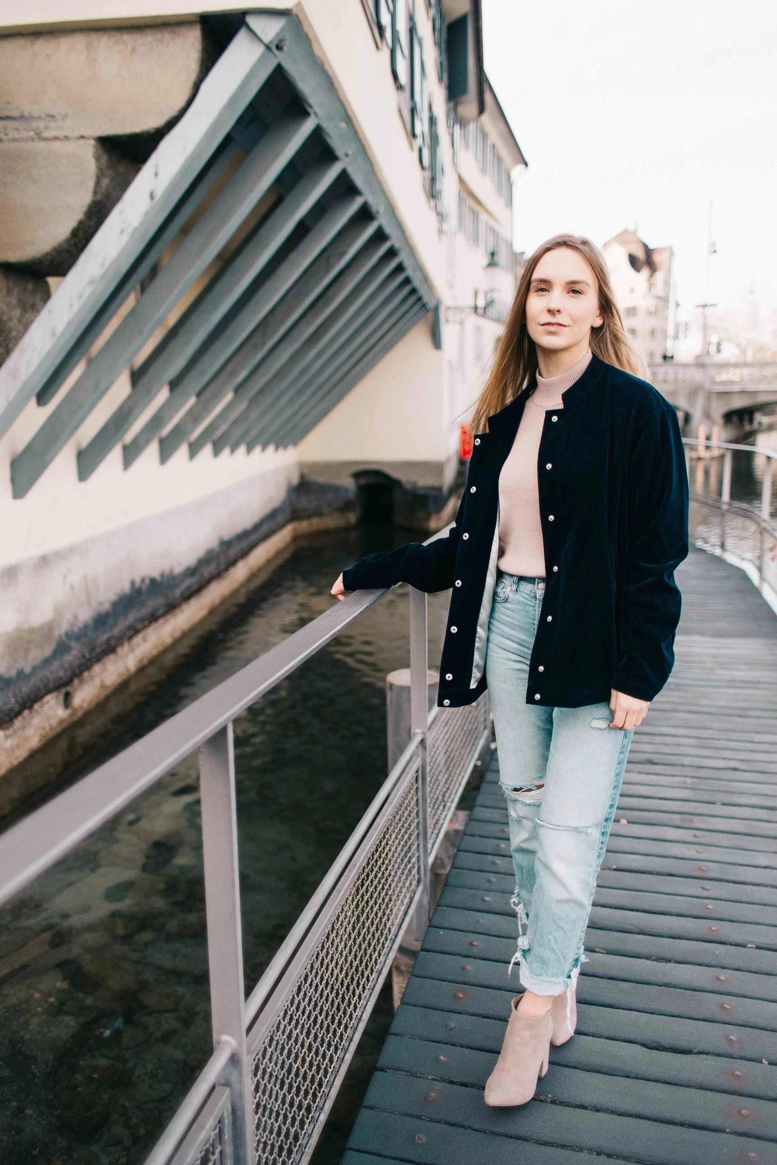 EXPLORING ZURICH WITH JOELLE FRIEND — Sascha Oberholzer Photography