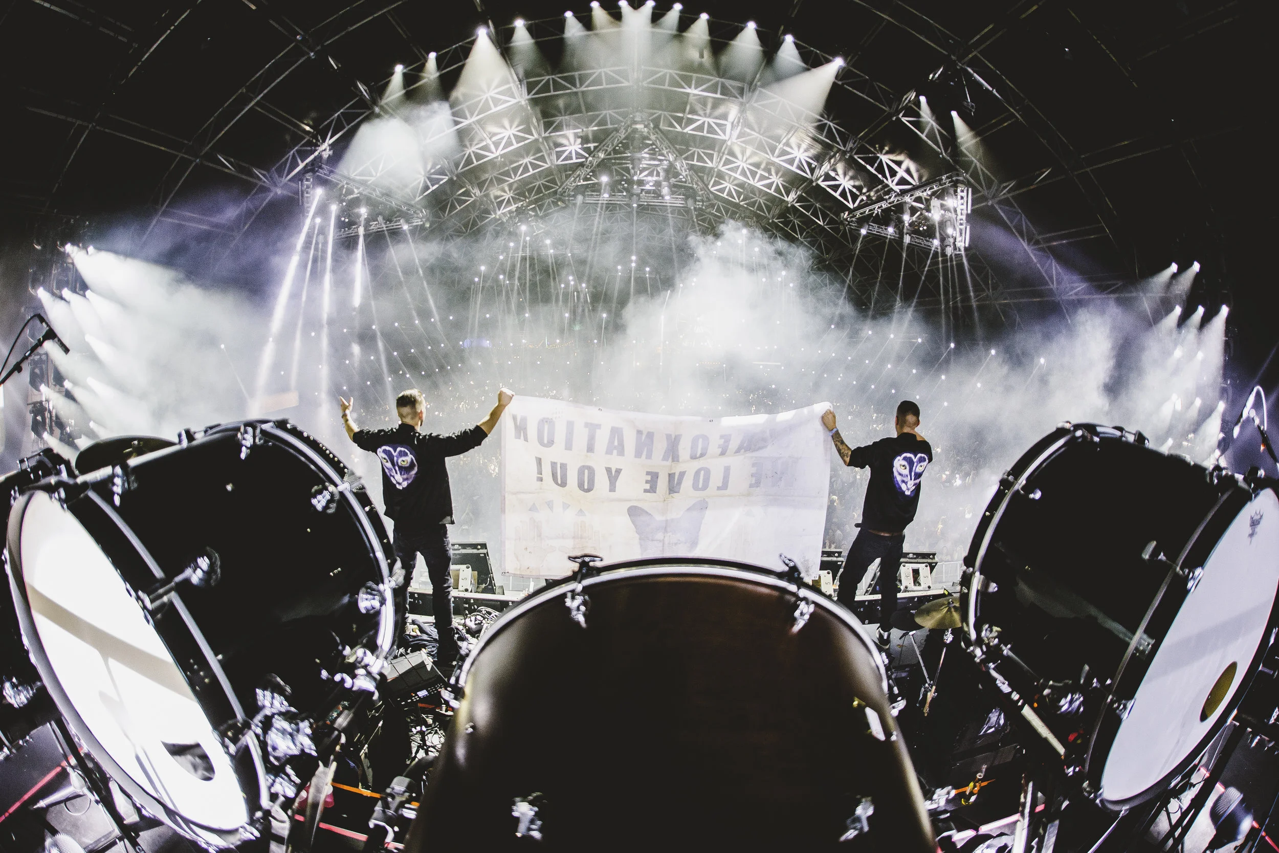 Online portfolio of music photographer Ed Whitmarsh. Based in London ...