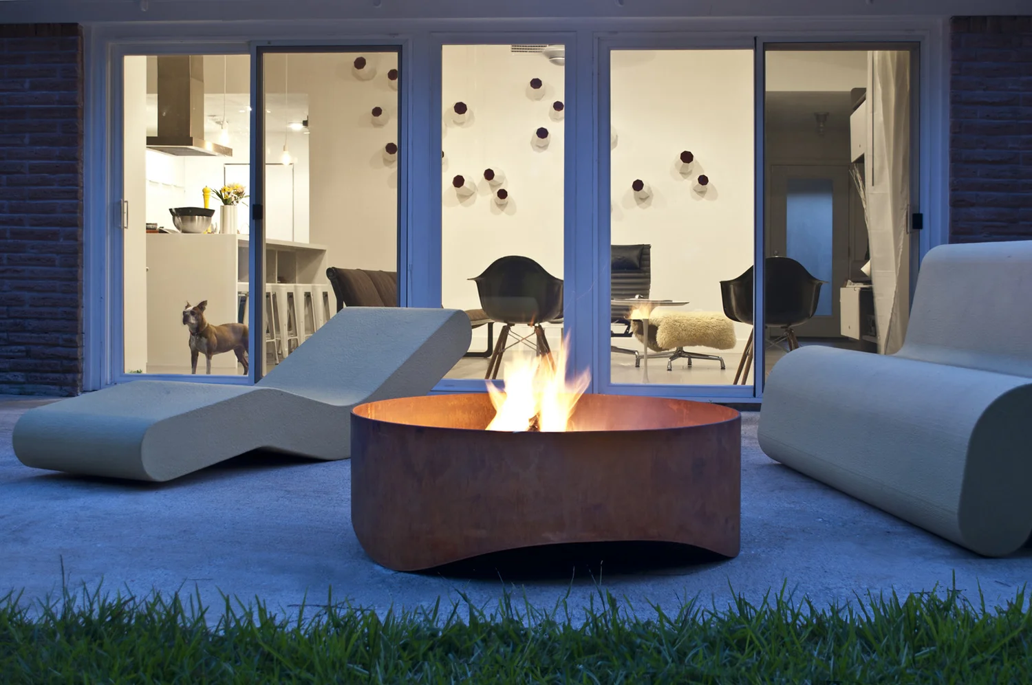 Modern Fire Pits, Outdoor Décor, & Art - plodes® studio