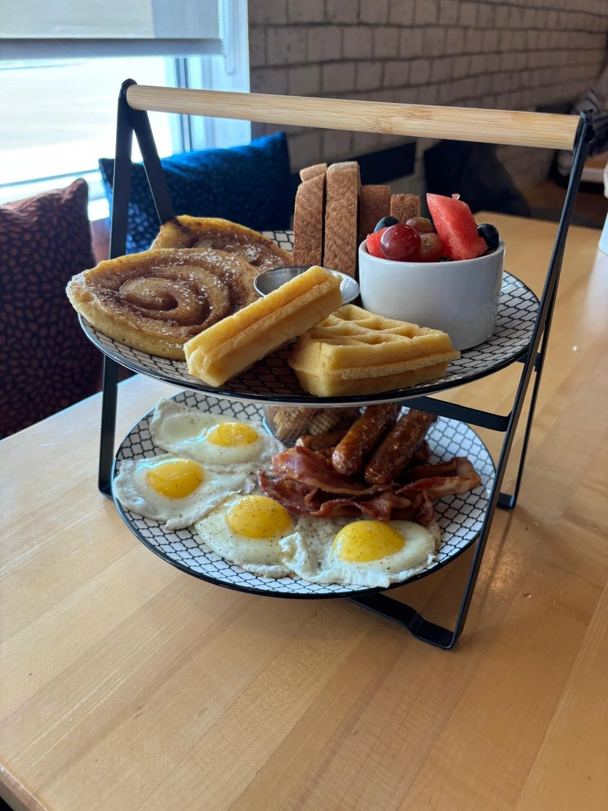 Abe's Modern Diner. Fast Fresh Food.