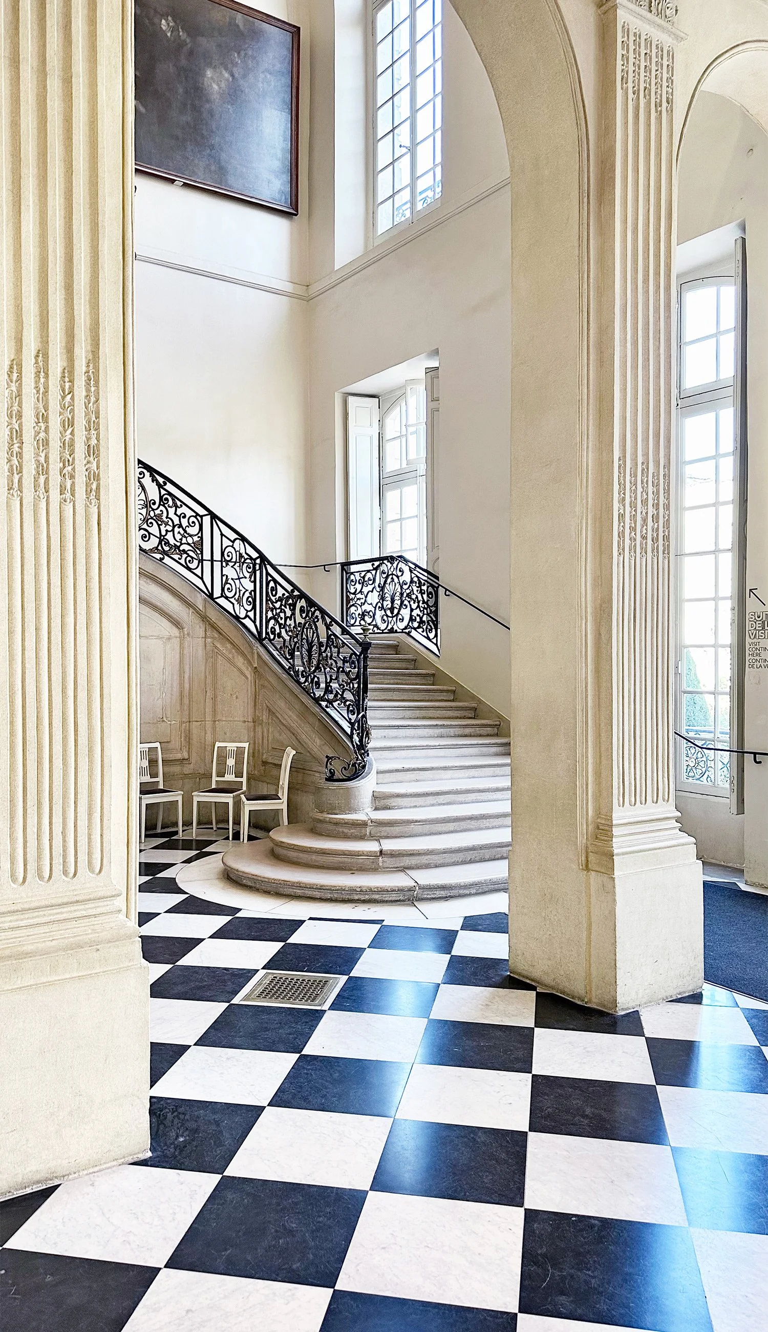 Paris Guide with Range Rover — Steve Cordony