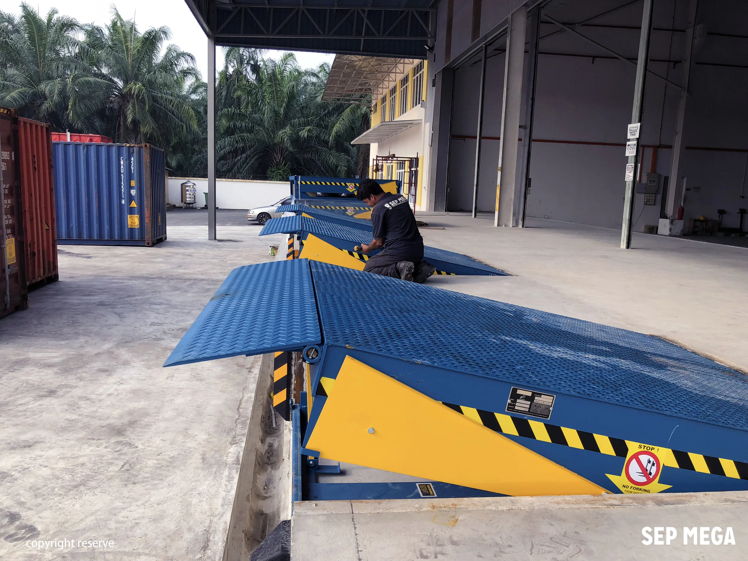 SEP MEGA - MALAYSIA'S DOCK LEVELLER & RAMPSDock leveller malaysia