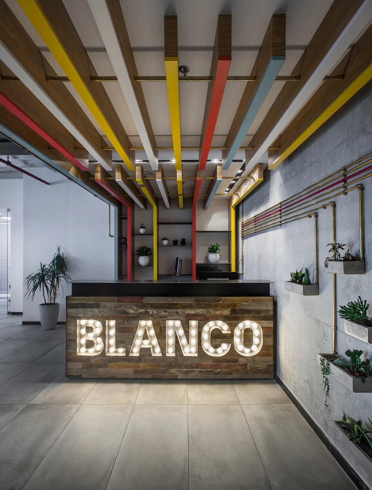 Blanco Office Mishmaacool