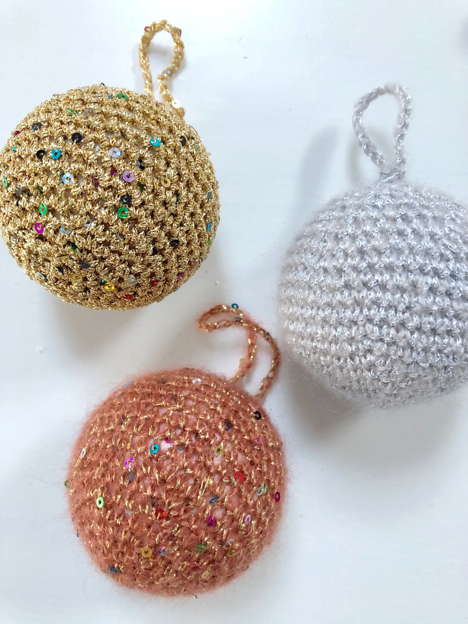 free pattern | fluffy baubles — Potter & Bloom