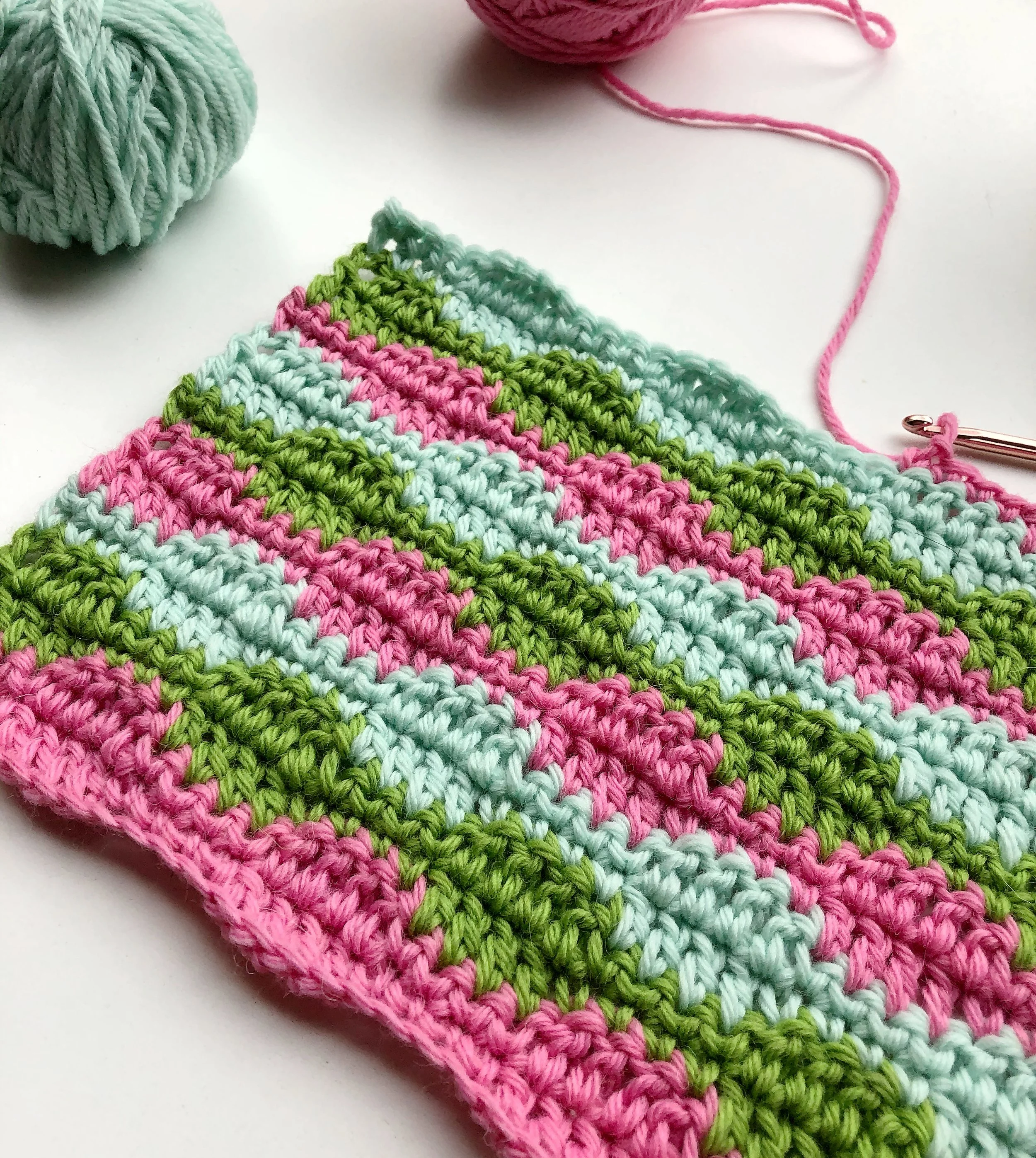 how to crochet | three colour staggered blocks — Potter & Bloom