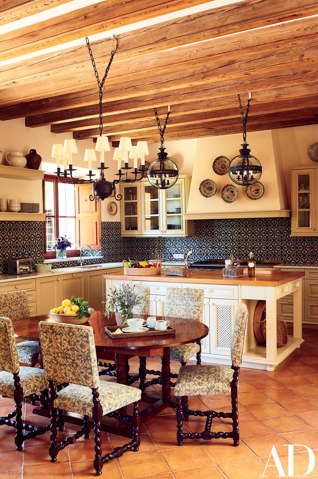 Designer Michael S. Smith on What Makes a "WOW" Kitchen