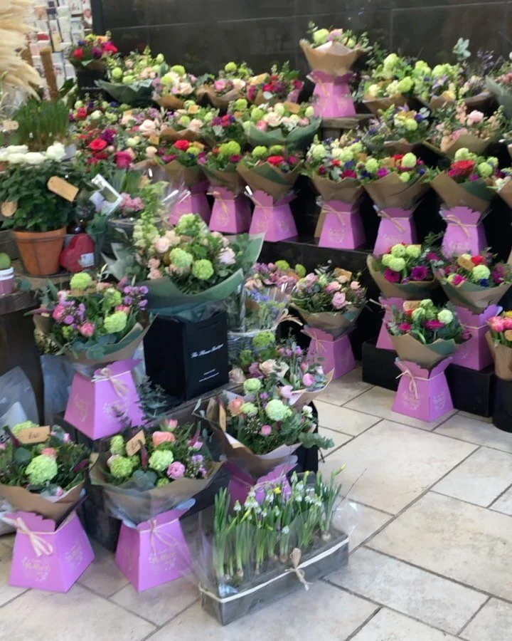 The Flower Boutique-Flower and Plant Delivery to Amersham 01494 762760