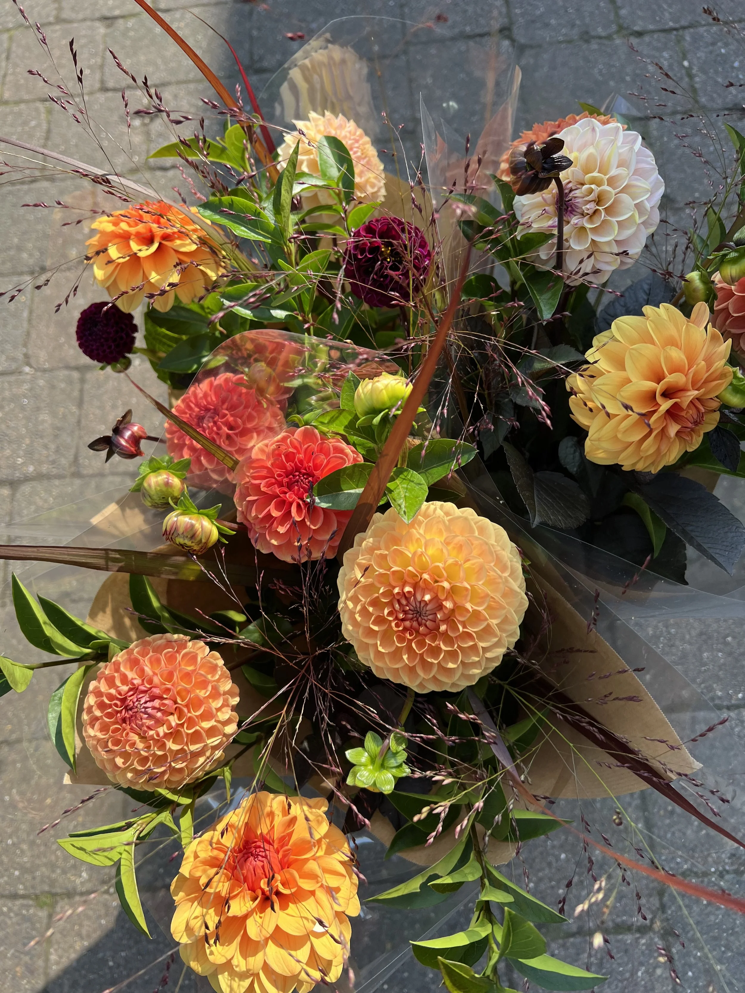 The Flower Boutique-Same Day Fresh Flowers and Plants 01494 762760