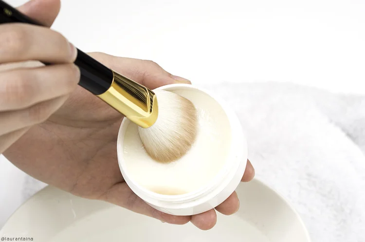 How to REALLY take care of makeup brushes — Laura Loukola