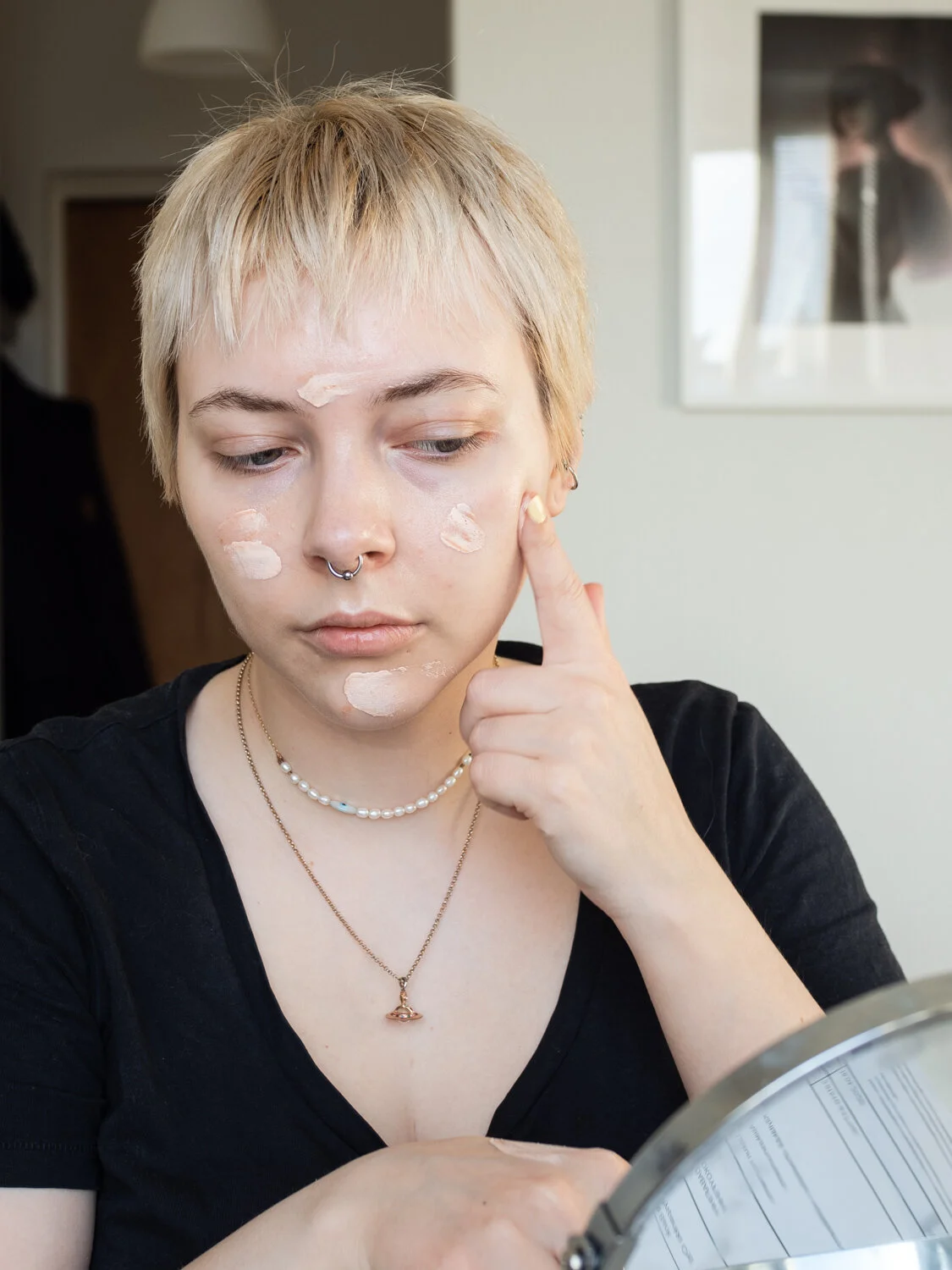 Dewy and Rosy Look with Eco Makeup — Laura Loukola