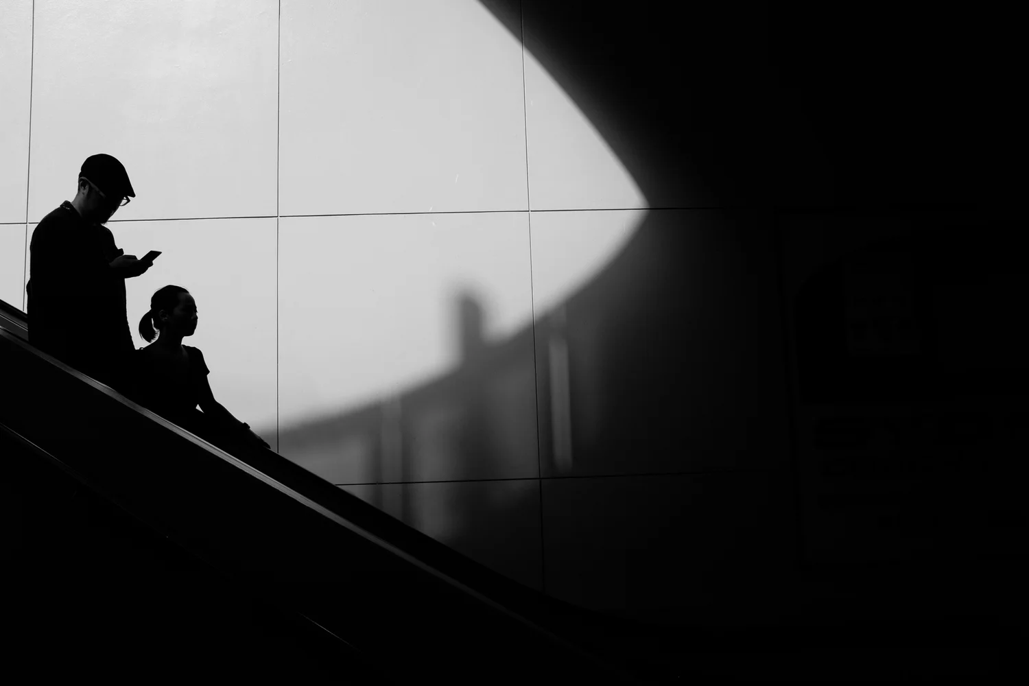 How to shoot high contrast black and white Street Photography ...