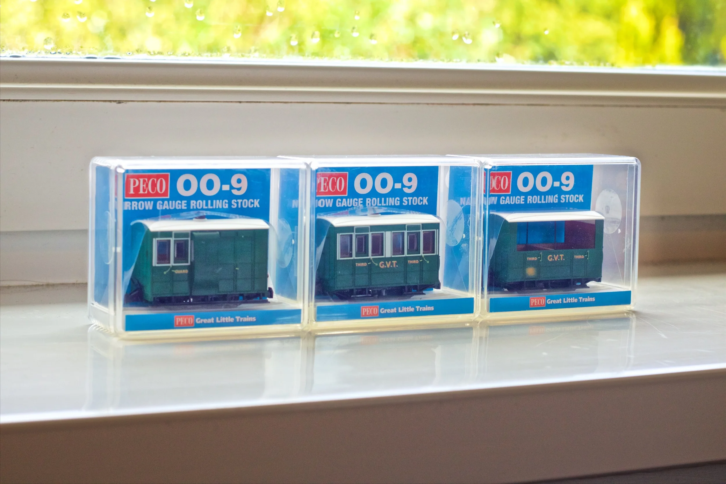 Swansea Railway Modellers Group — Review: Peco 009 GVT Coaches and ...